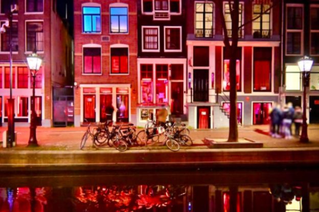 Guía Completa del Barrio Rojo de Ámsterdam: Historia, Precios y ...